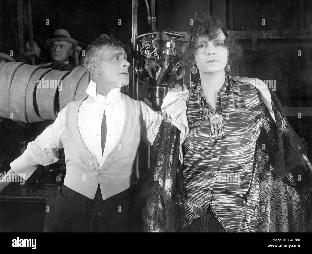 Alfred Abel and Asta Nielsen in 'The Woman in the fire ', 1924 Stock ...