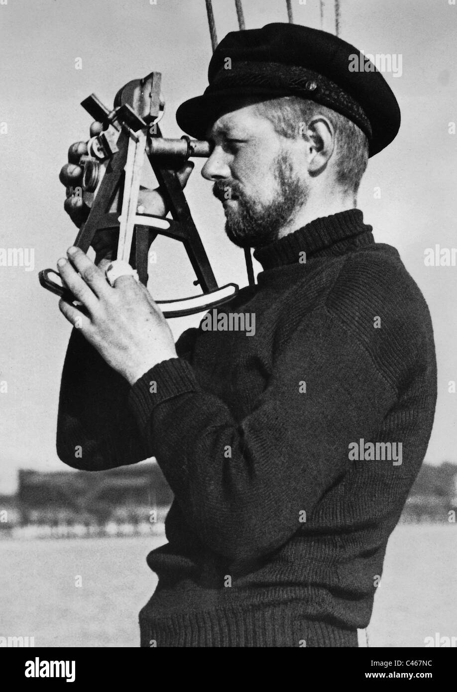 Sailor with sextant hi-res stock photography and images - Alamy