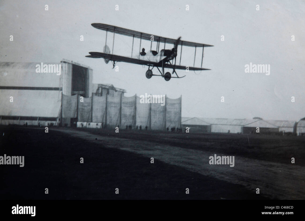 A Be-2 bomber over Larkhill Aerodrome, Wiltshire in 1914 Stock Photo ...