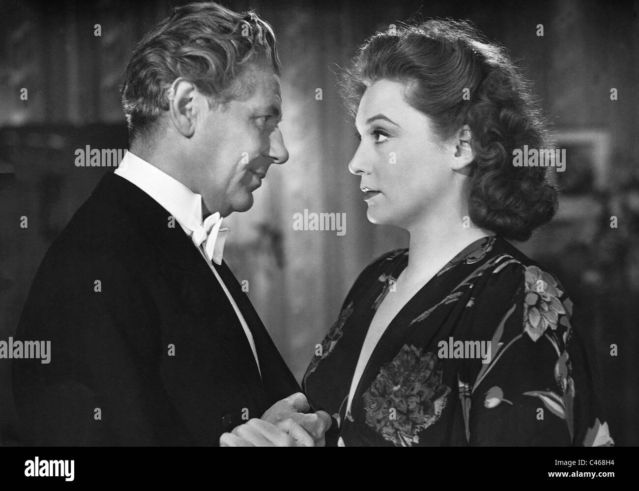 Paul Hoerbiger and Zarah Leander in 'The big love', 1942 Stock Photo ...