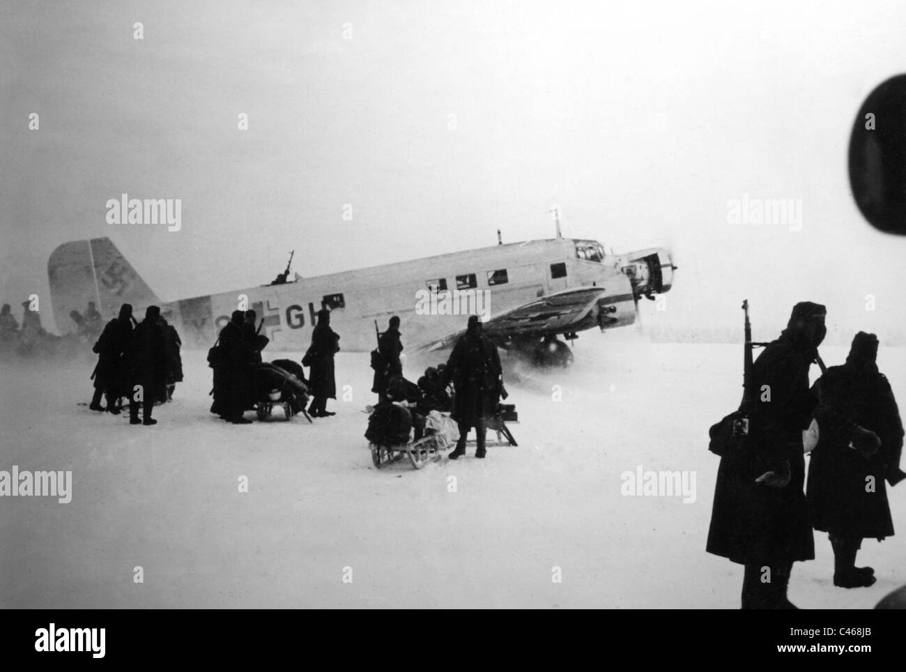 Medical evacuation of wounded german soldiers hi-res stock photography ...