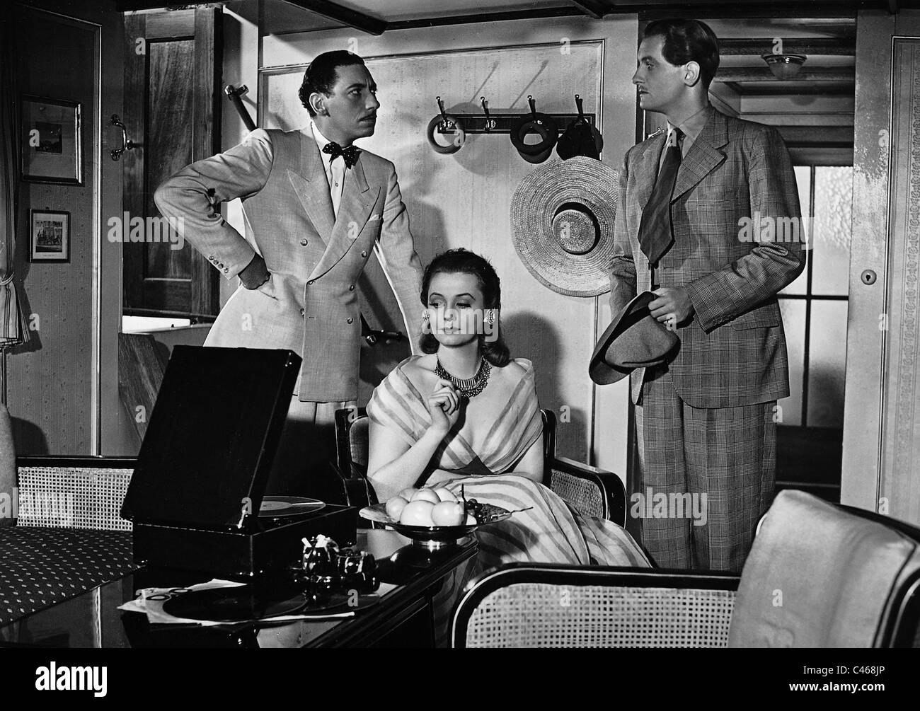 Willy Birgel, Zarah Leander and Karl Schoenboeck in 'Der Blaufuchs ...