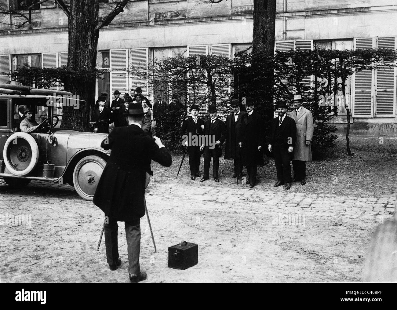 The German delegation at the peace conference in Versailles, 1919 Stock ...