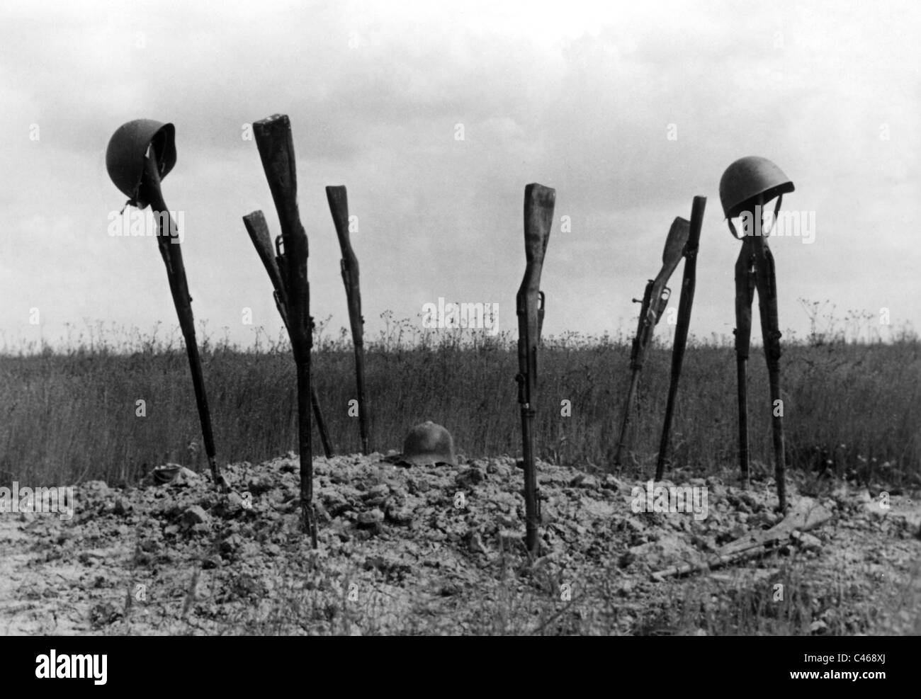 Second World War: Dead soldiers of the Red Army on the Eastern Front ...