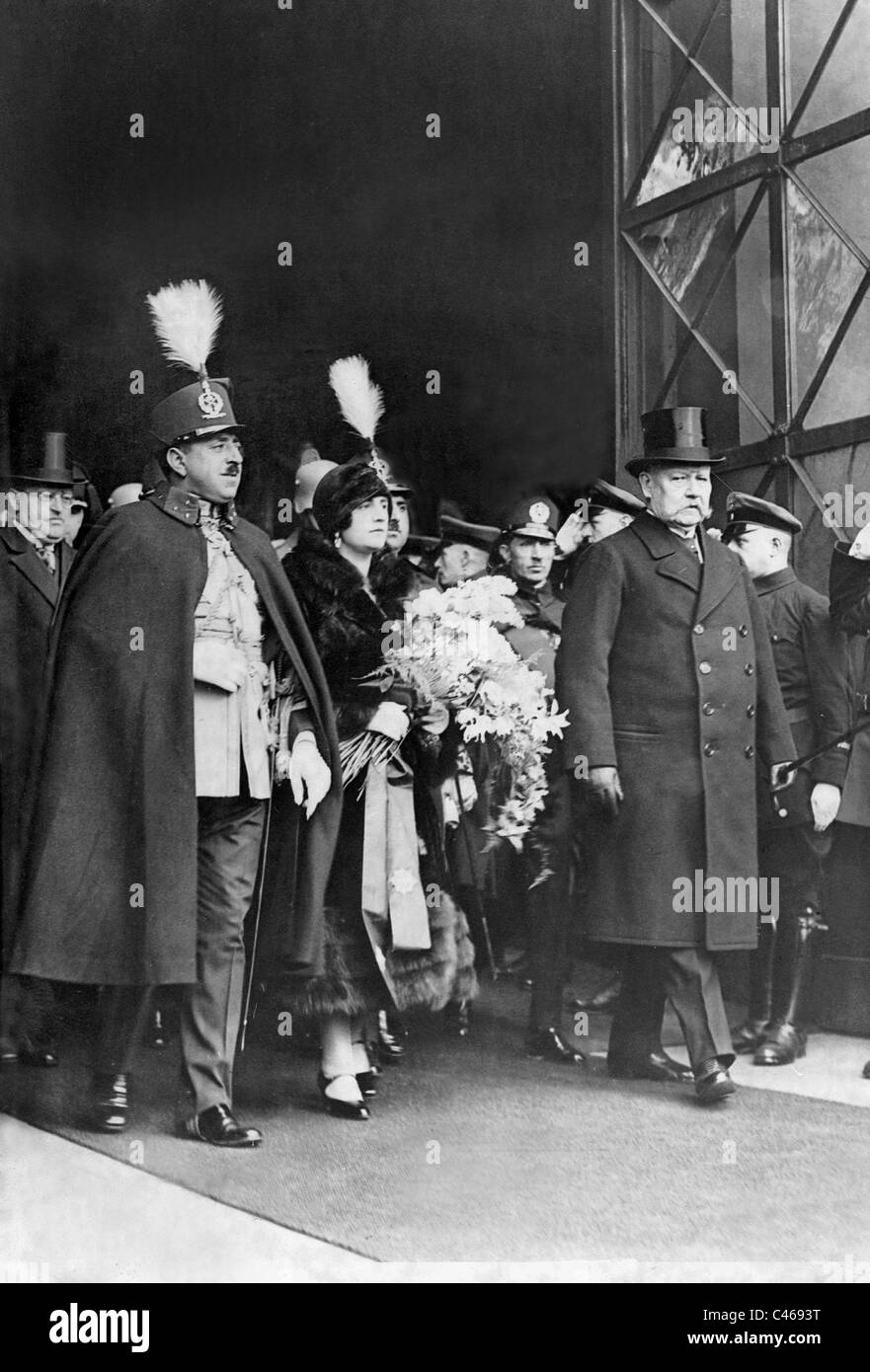 Arrival of the afghan royal couple in berlin hi-res stock photography ...