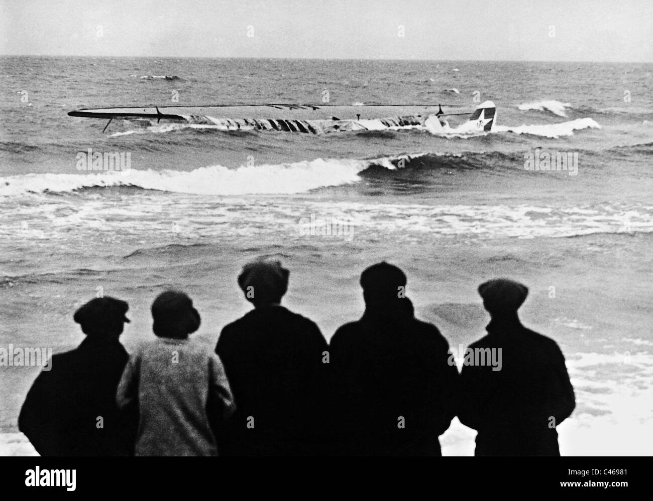 Forced landing of the aircraft by Richard Byrd, 1927 Stock Photo - Alamy