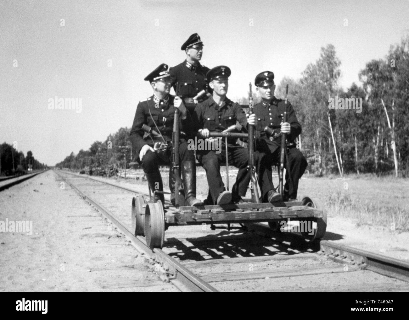 Second World War: German railwaymen fighting partisans in occupied ...