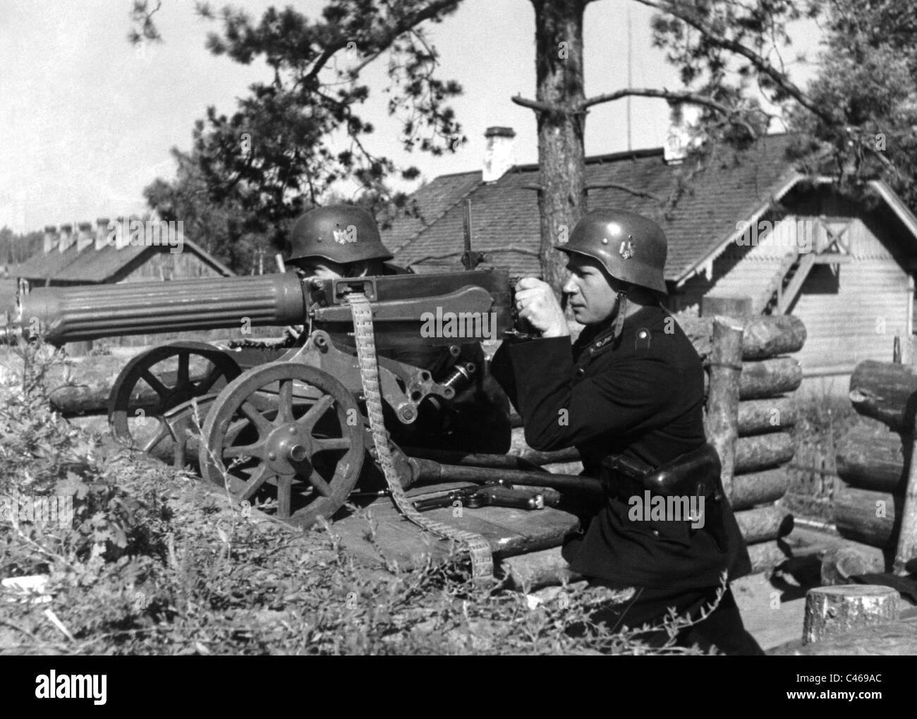 Second World War: German railwaymen fighting partisans in occupied ...