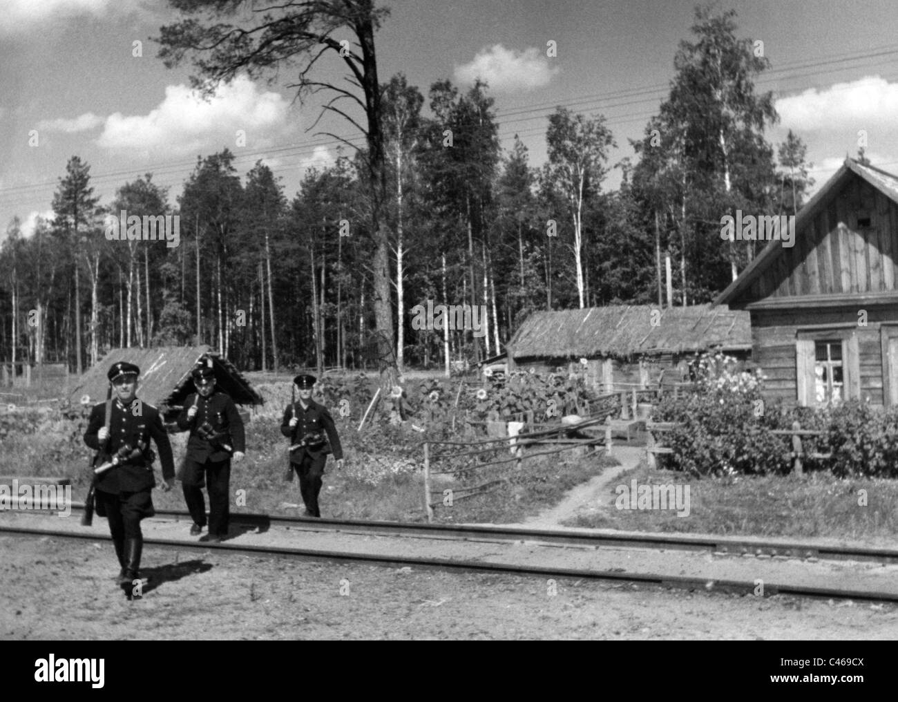 Second World War: German railwaymen fighting partisans in occupied ...