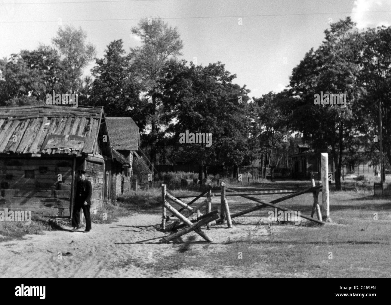 Second World War: German railwaymen fighting partisans in occupied ...
