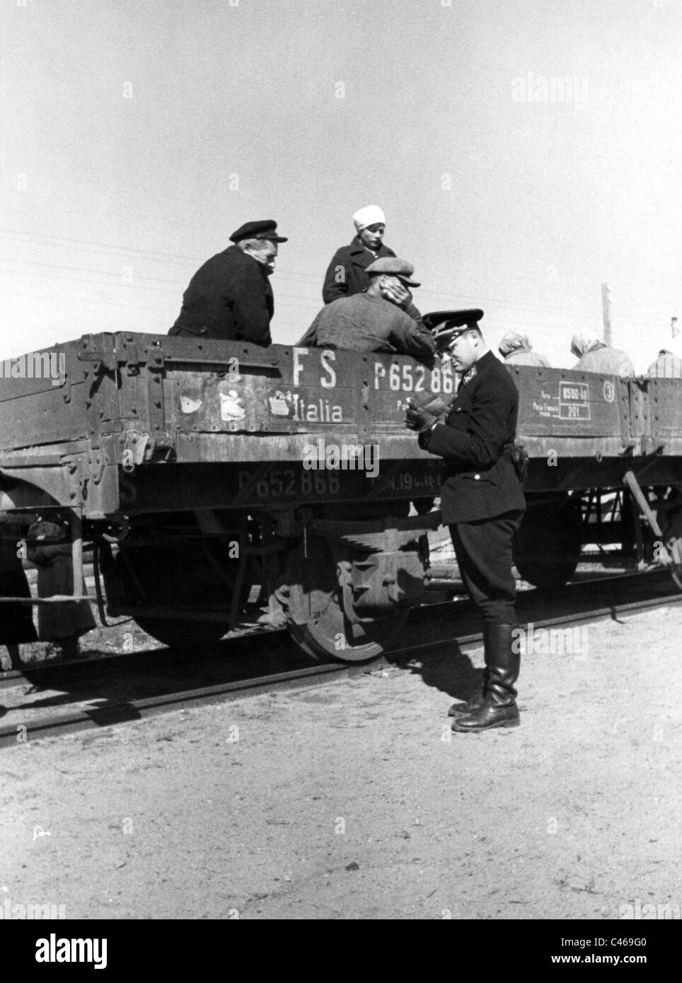 Second World War: German railwaymen fighting partisans in occupied ...