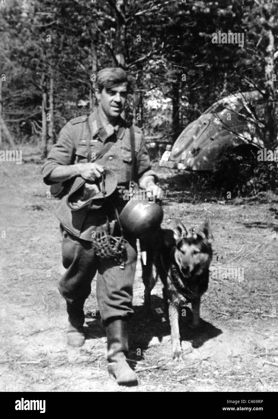 Second World War: German Wehrmacht fighting against partisans Stock ...