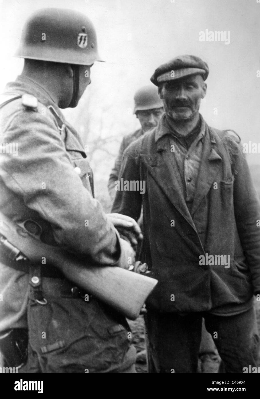 Second World War: German Wehrmacht fighting against partisans Stock ...