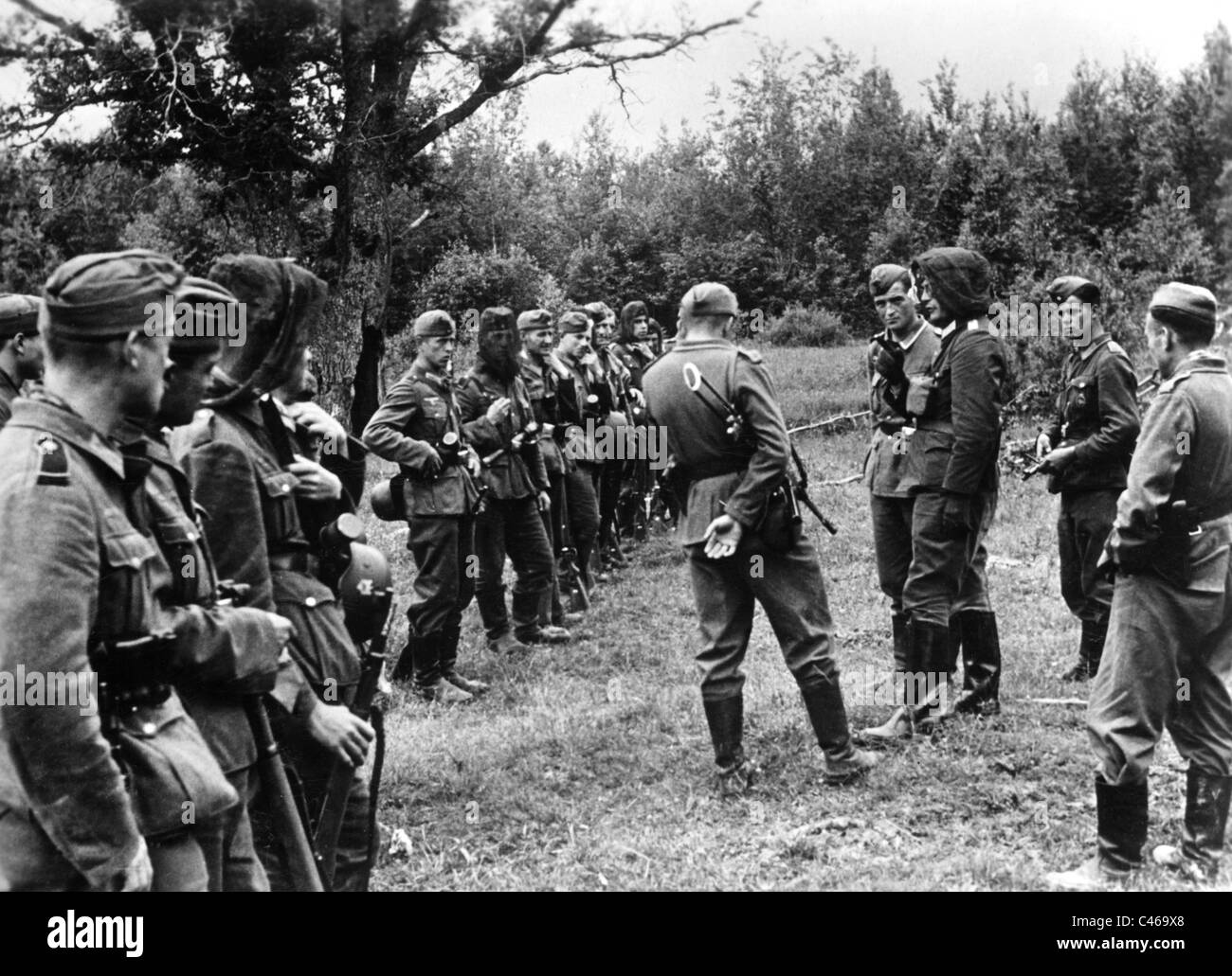 Second World War: German Wehrmacht fighting against partisans Stock ...