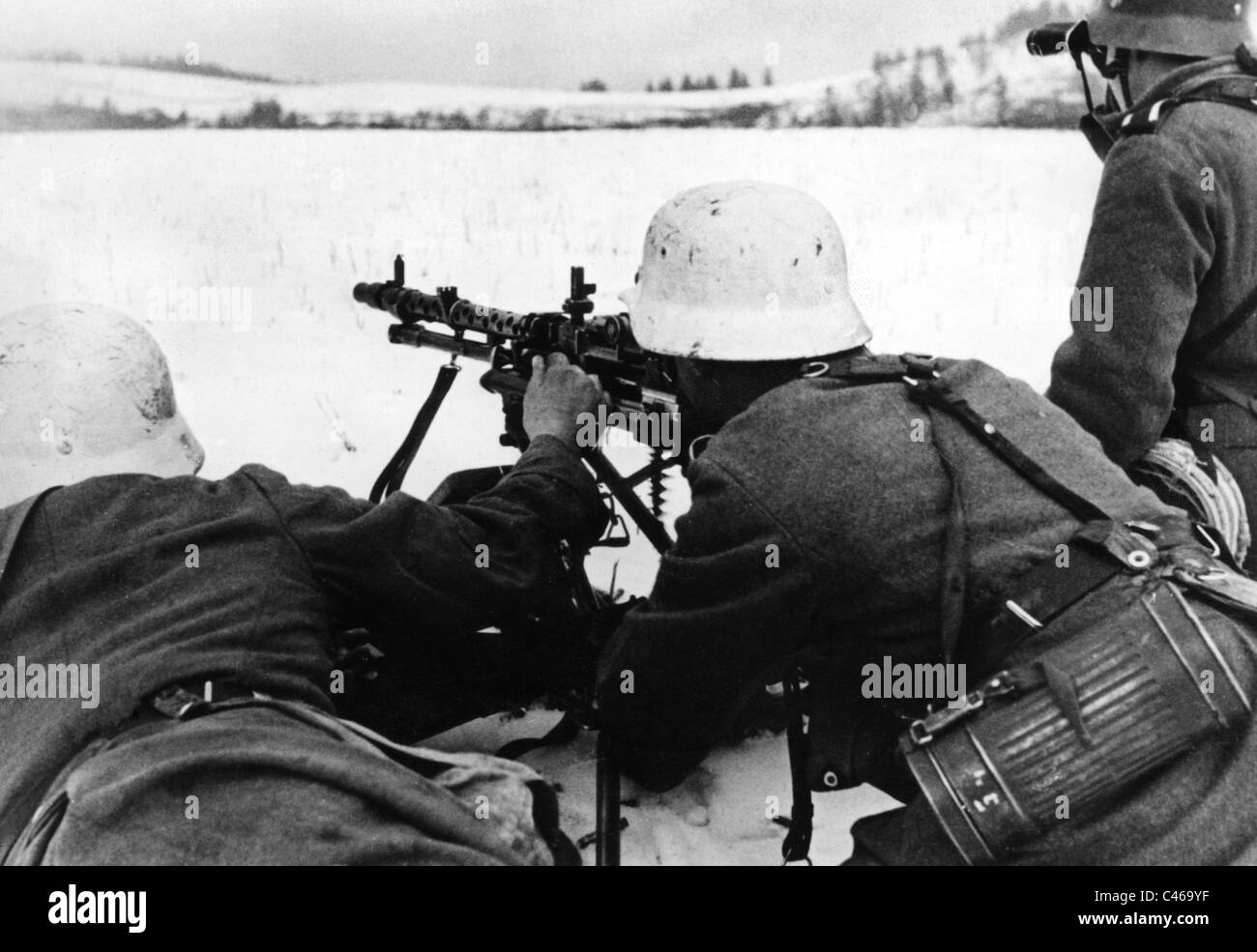 Second World War: German Wehrmacht fighting against partisans Stock ...