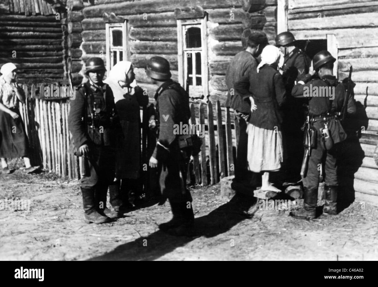 Second World War: German Wehrmacht fighting against partisans Stock ...