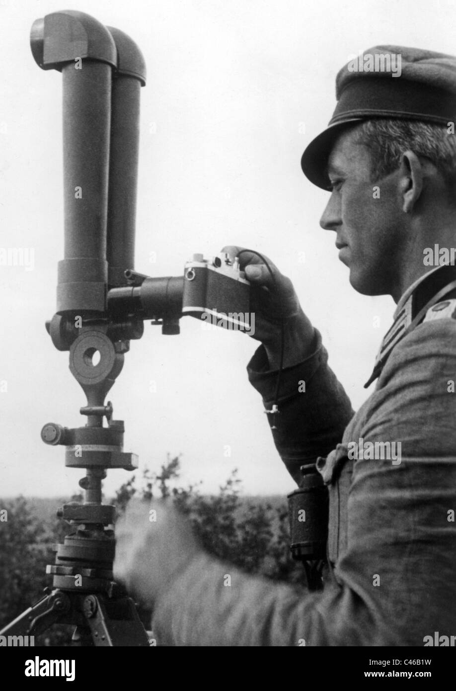 Second world war artillery hi-res stock photography and images - Alamy