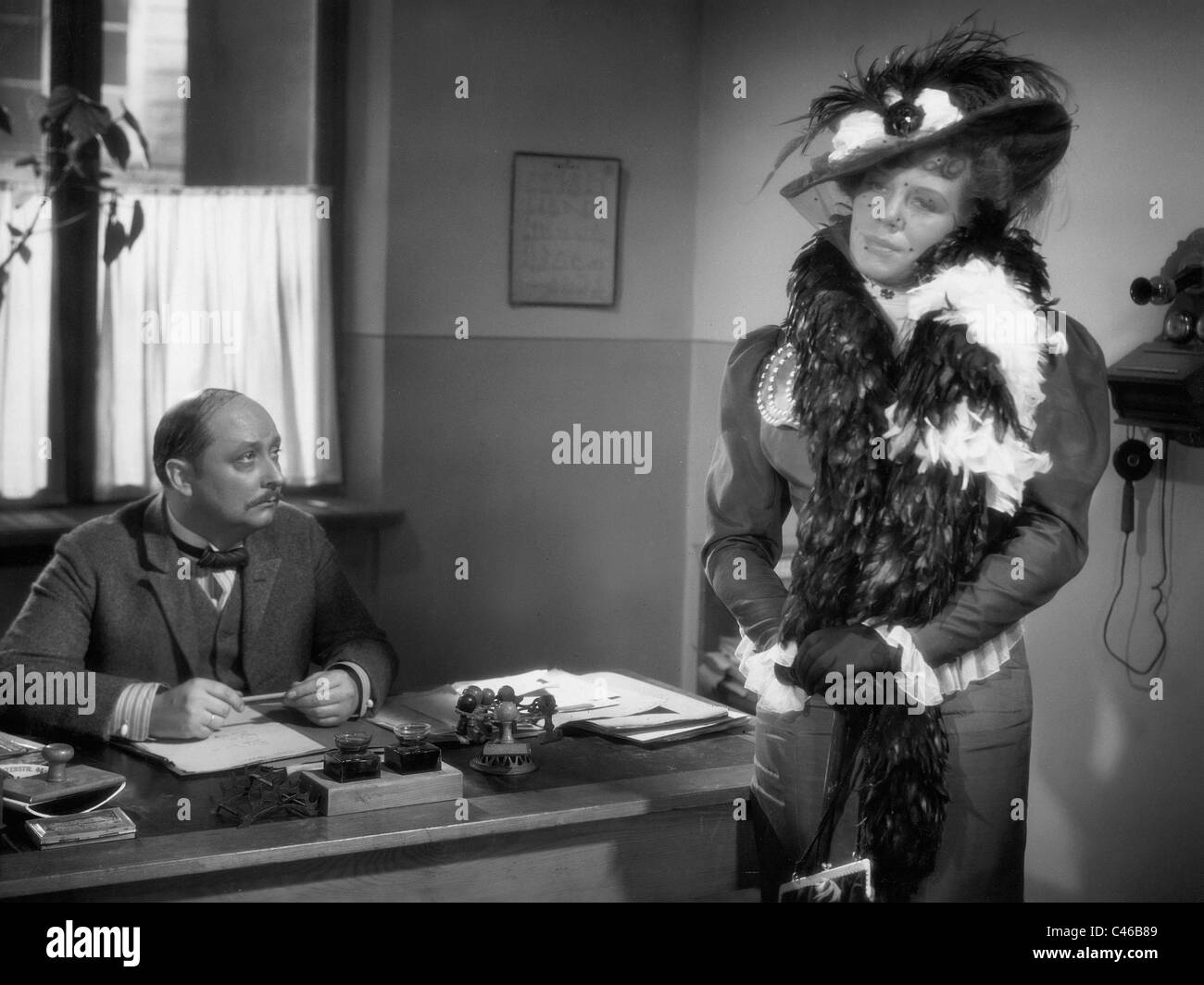 Hermann Pfeiffer and Elisabeth Flickenschildt in 'Der Maulkorb', 1938 ...