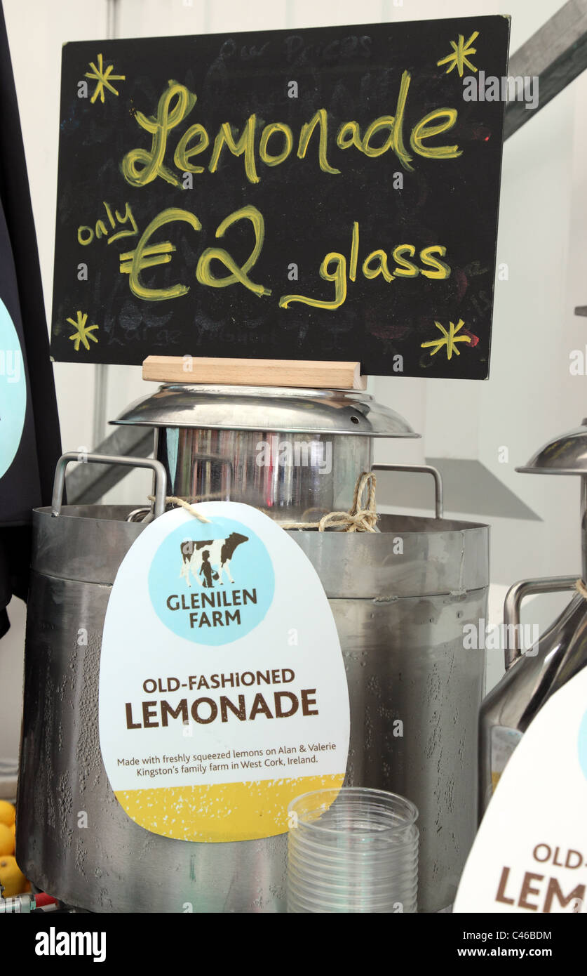 sign for freshly made lemonade, Bloom, Dublin Stock Photo - Alamy