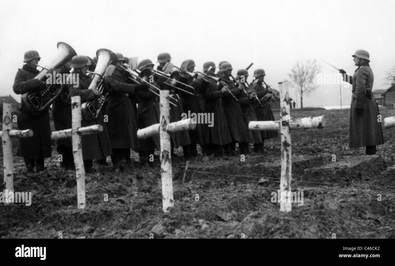 Second World War: German Soldiers, killed in action at the Eastern ...