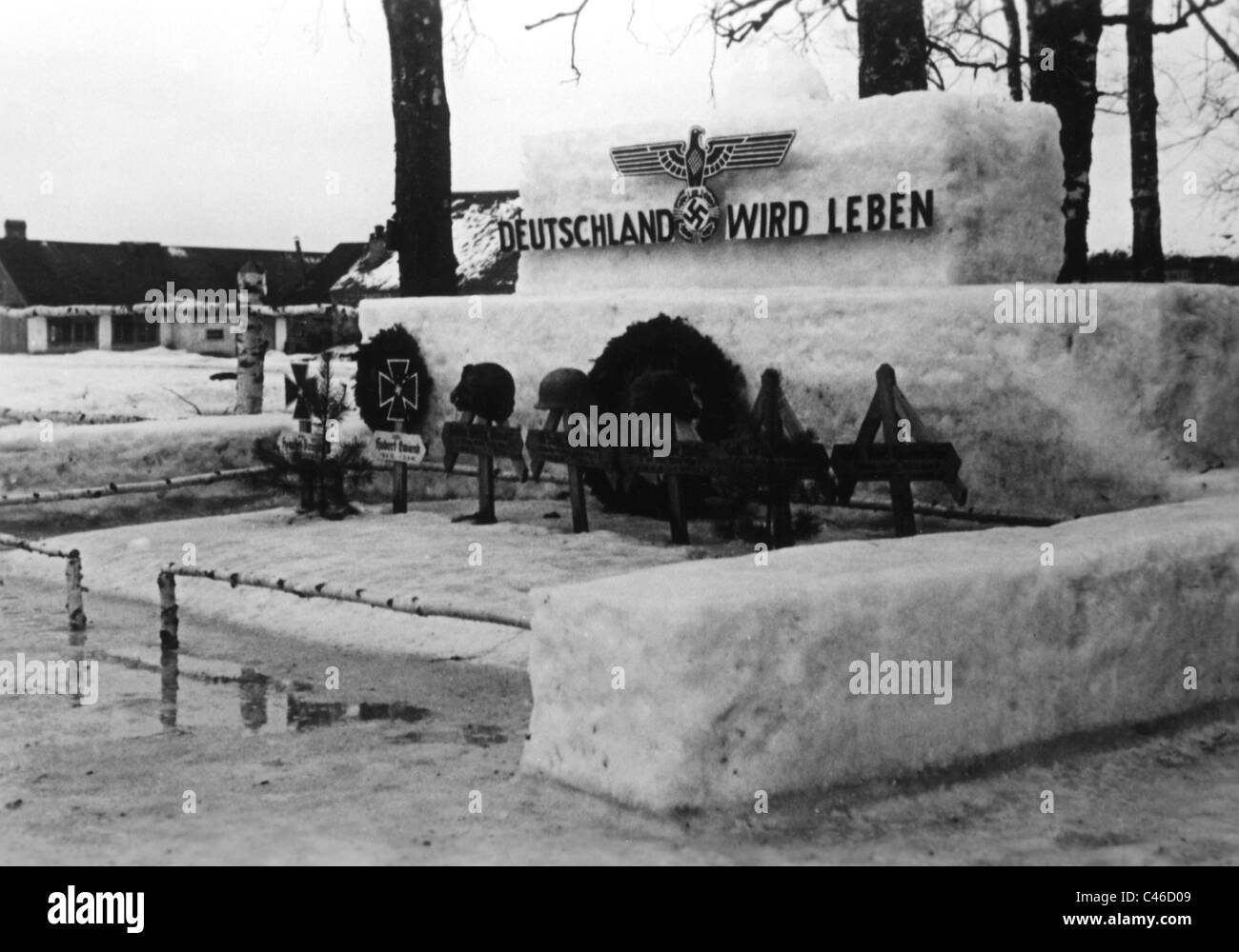 Second World War: German Soldiers, killed in action at the Eastern ...