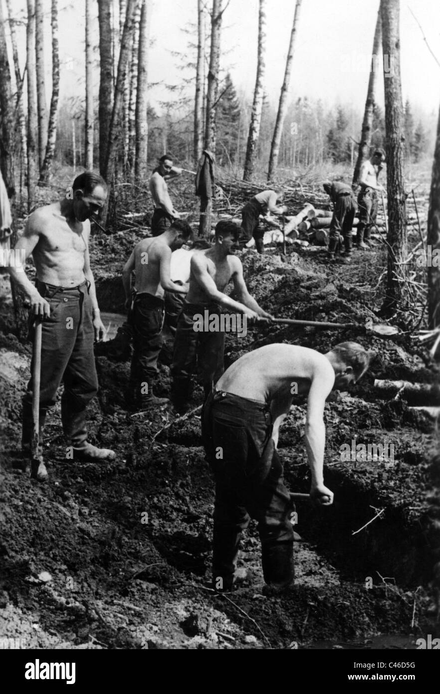 Second World War: Trench Warfare at the Eastern Front, , 1941-1945 ...