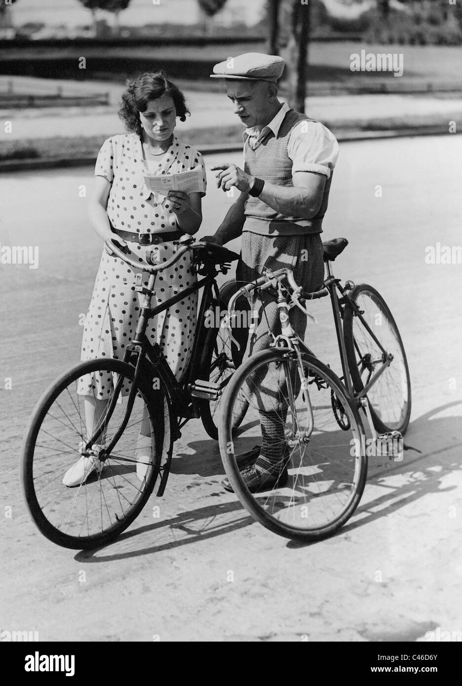 Cycling lesson hi-res stock photography and images - Alamy