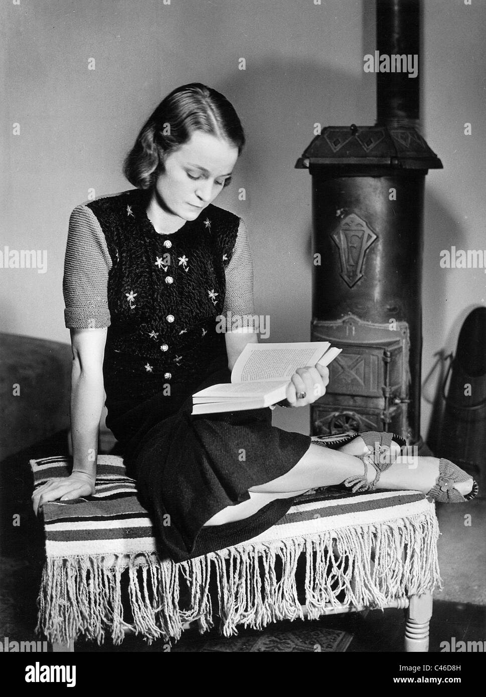 1938 woman Black and White Stock Photos & Images - Alamy