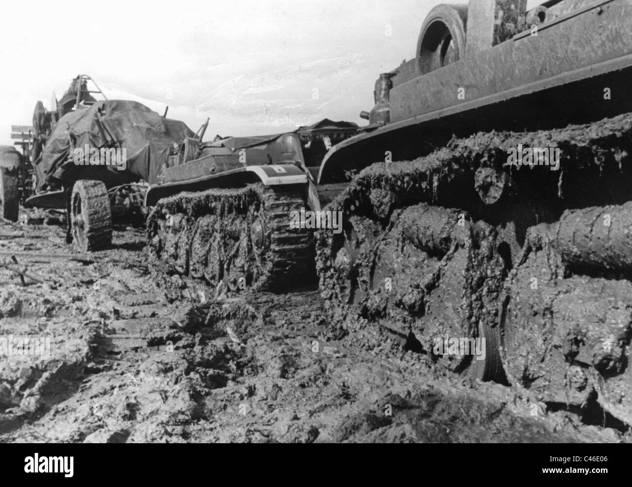 Second World War: Muddy and dusty roads and runways Stock Photo - Alamy