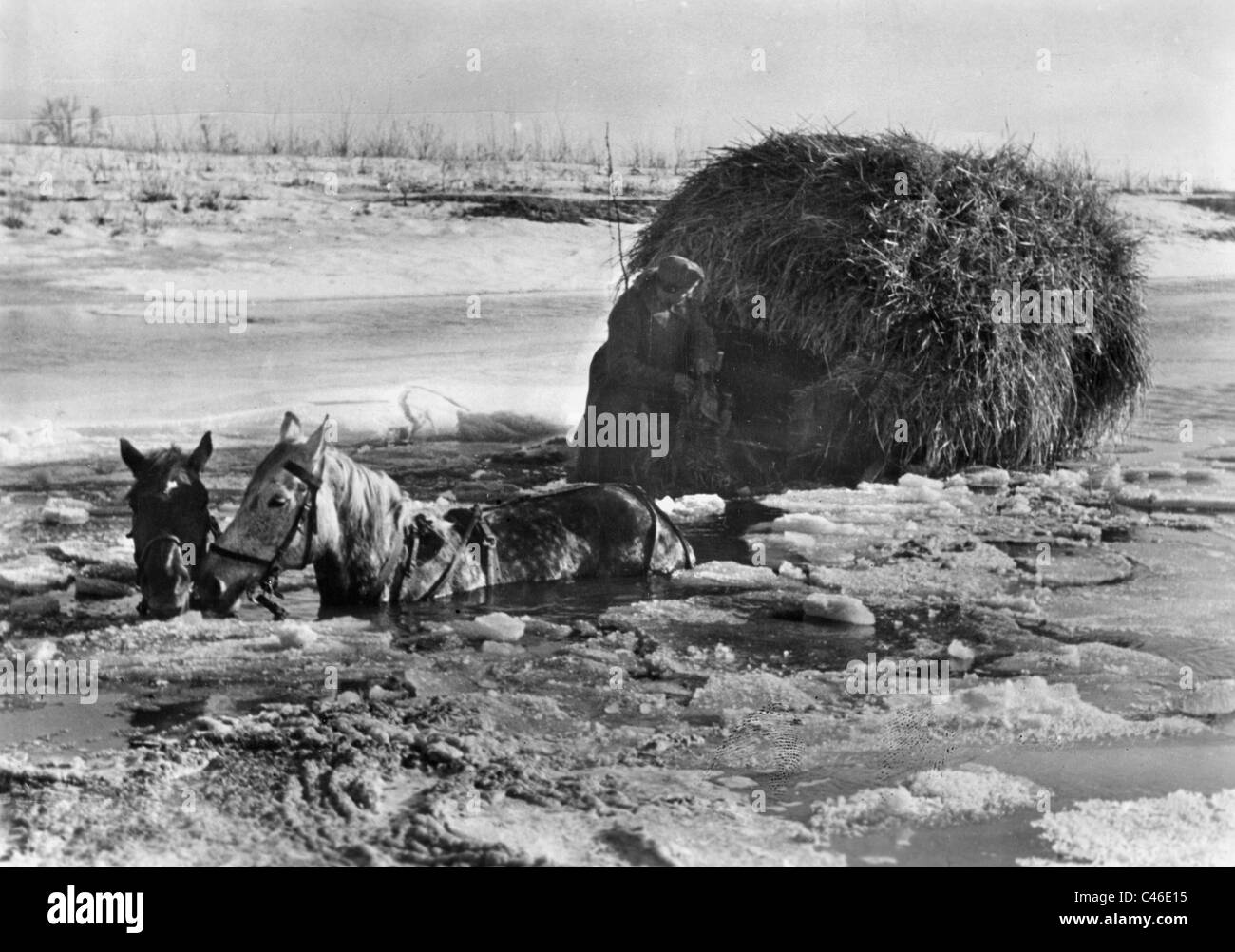 Second World War: Muddy and dusty roads and runways Stock Photo - Alamy