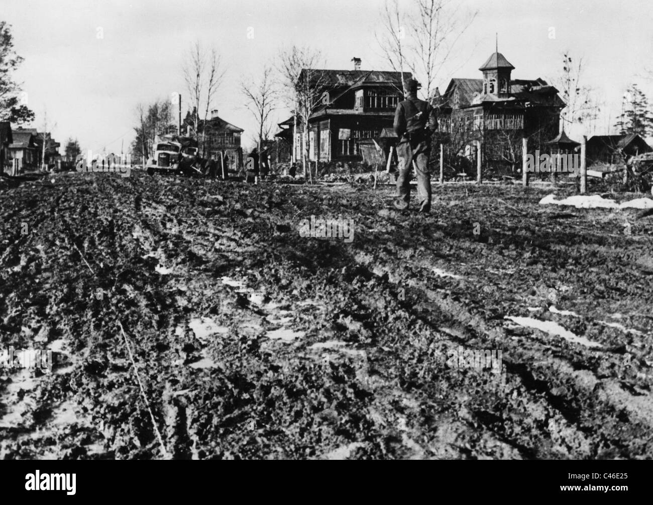 Second World War: Muddy and dusty roads and runways Stock Photo - Alamy