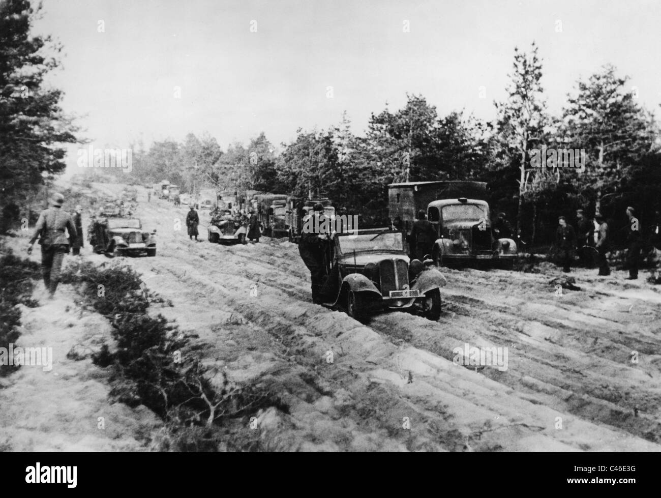 Second World War: Muddy and dusty roads and runways Stock Photo - Alamy