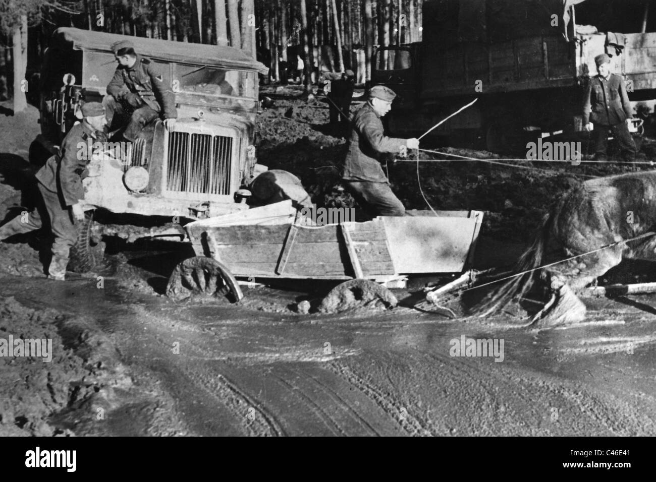Second World War: Muddy and dusty roads and runways Stock Photo - Alamy