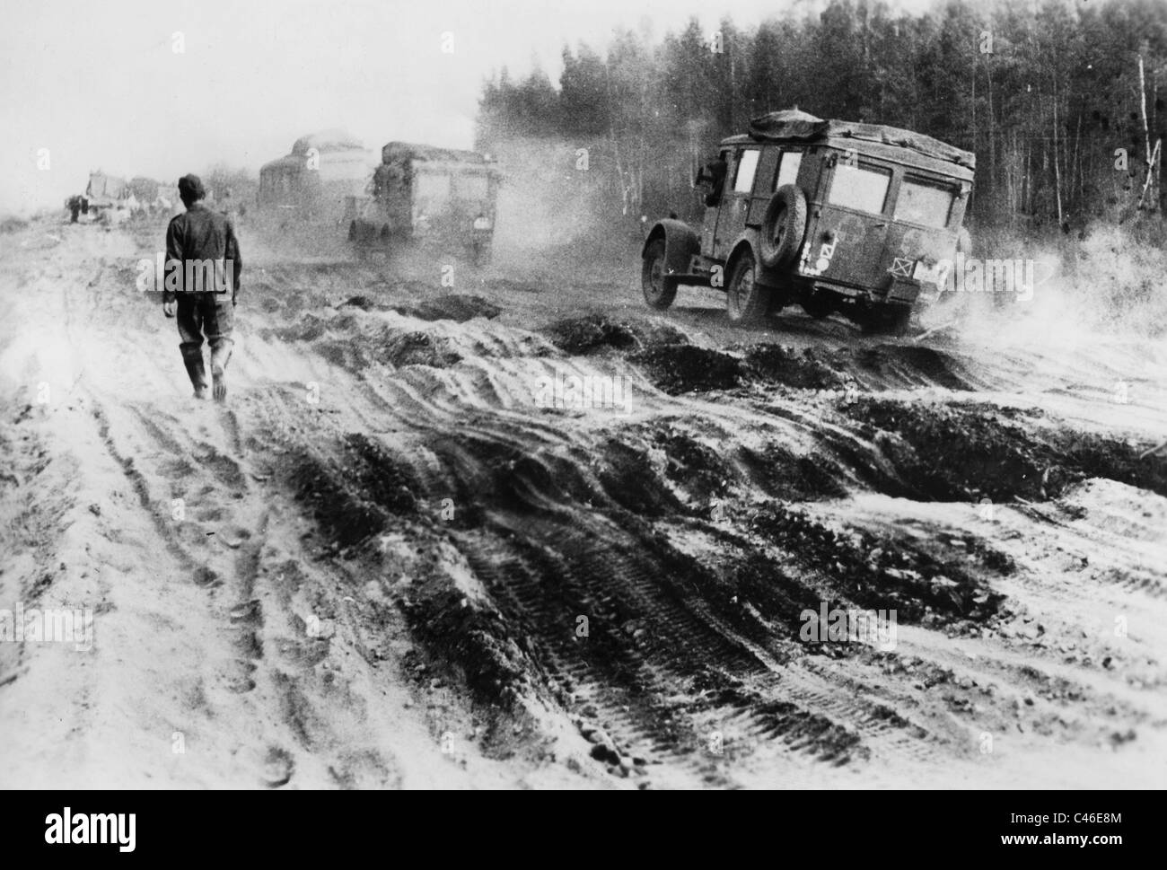 Second World War: Muddy and dusty roads and runways Stock Photo - Alamy
