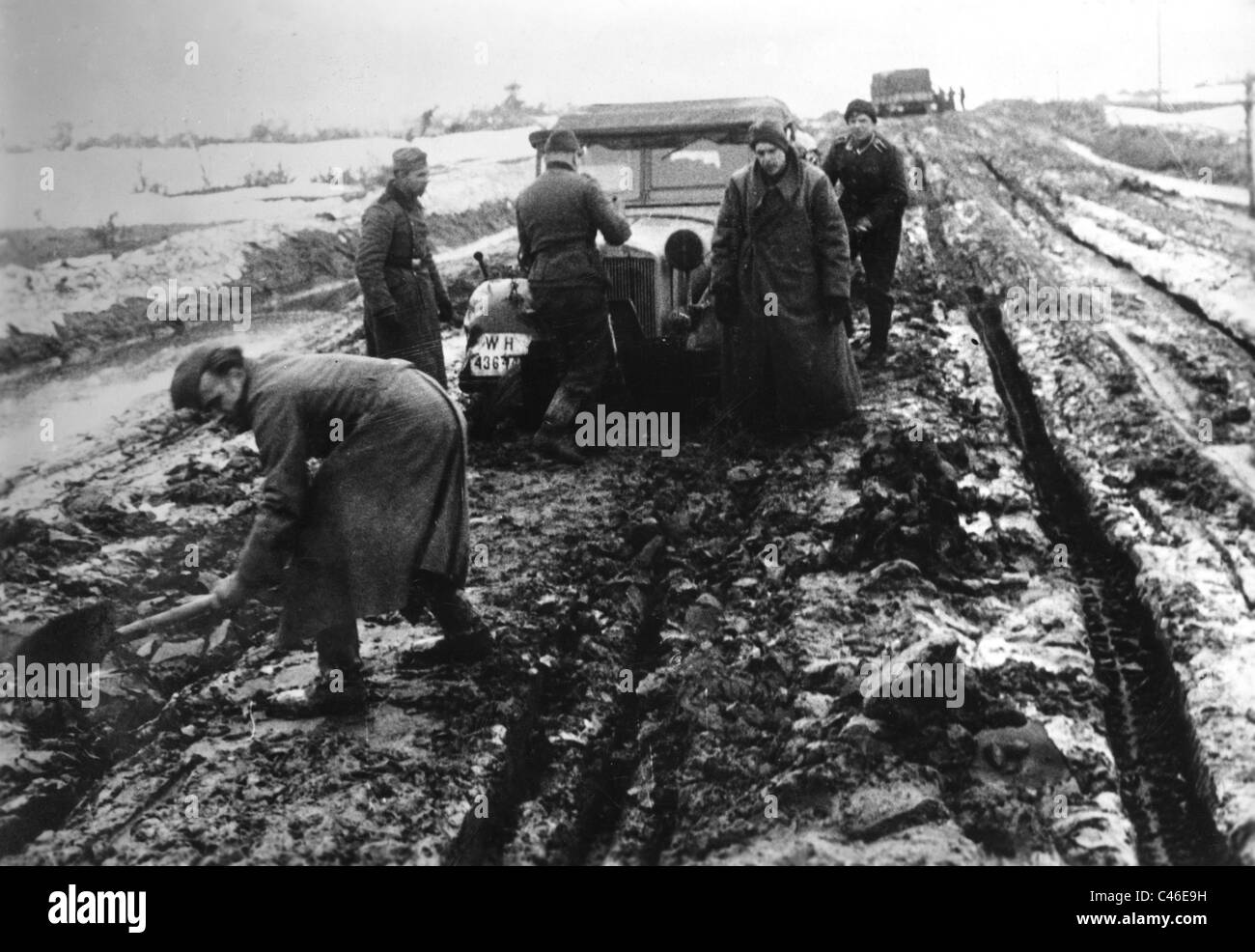 Second World War: Muddy and dusty roads and runways Stock Photo - Alamy