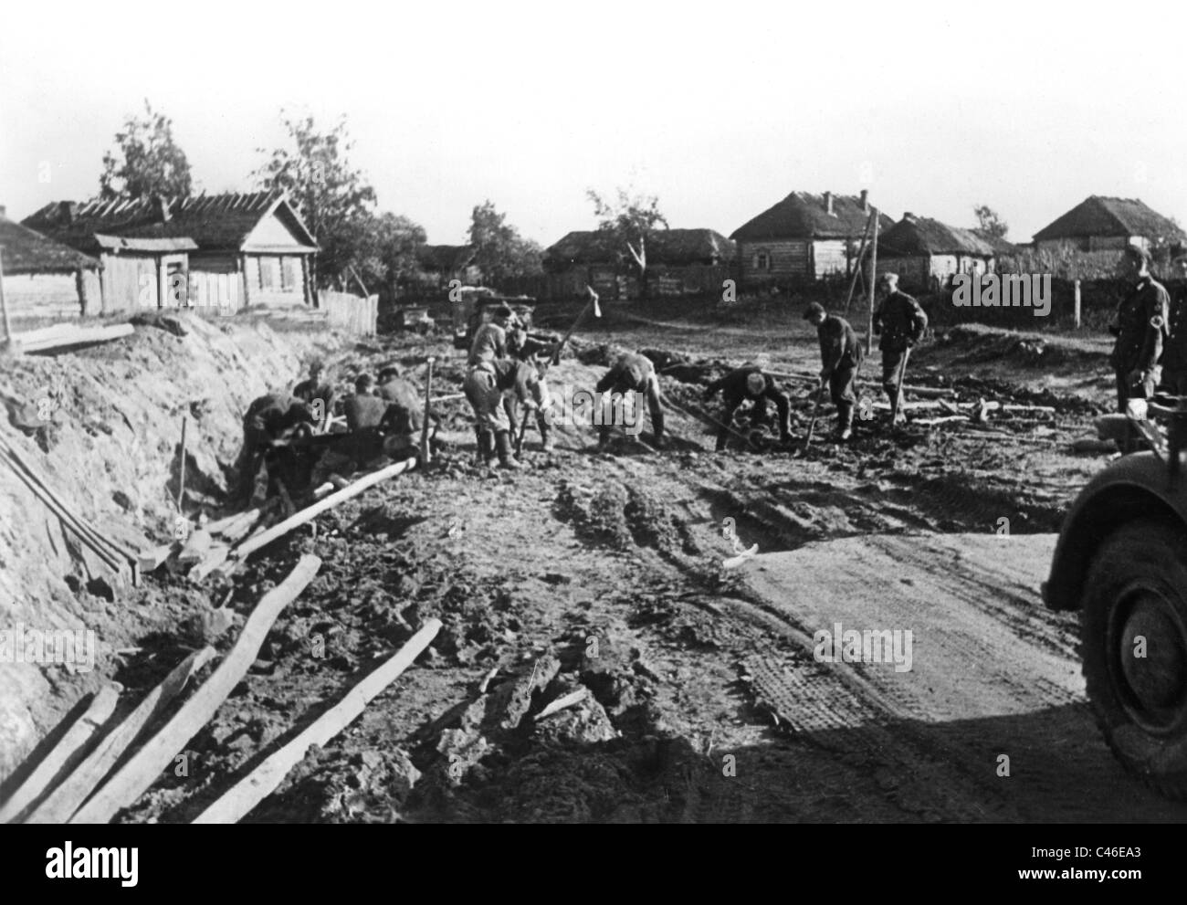 Second World War: Muddy and dusty roads and runways Stock Photo - Alamy