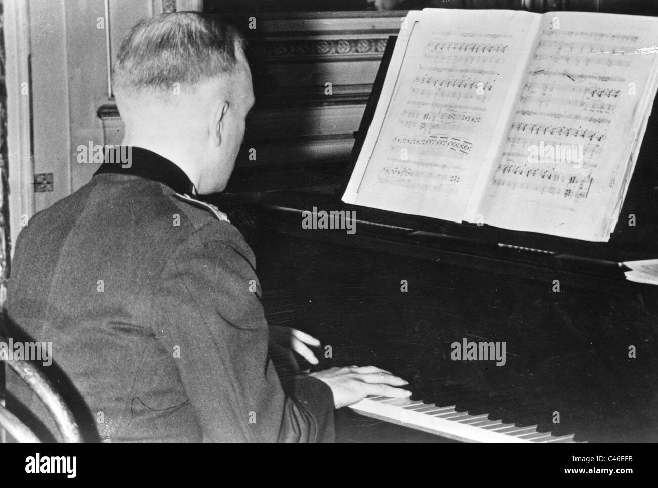 Second World War: German Soldiers making music Stock Photo - Alamy