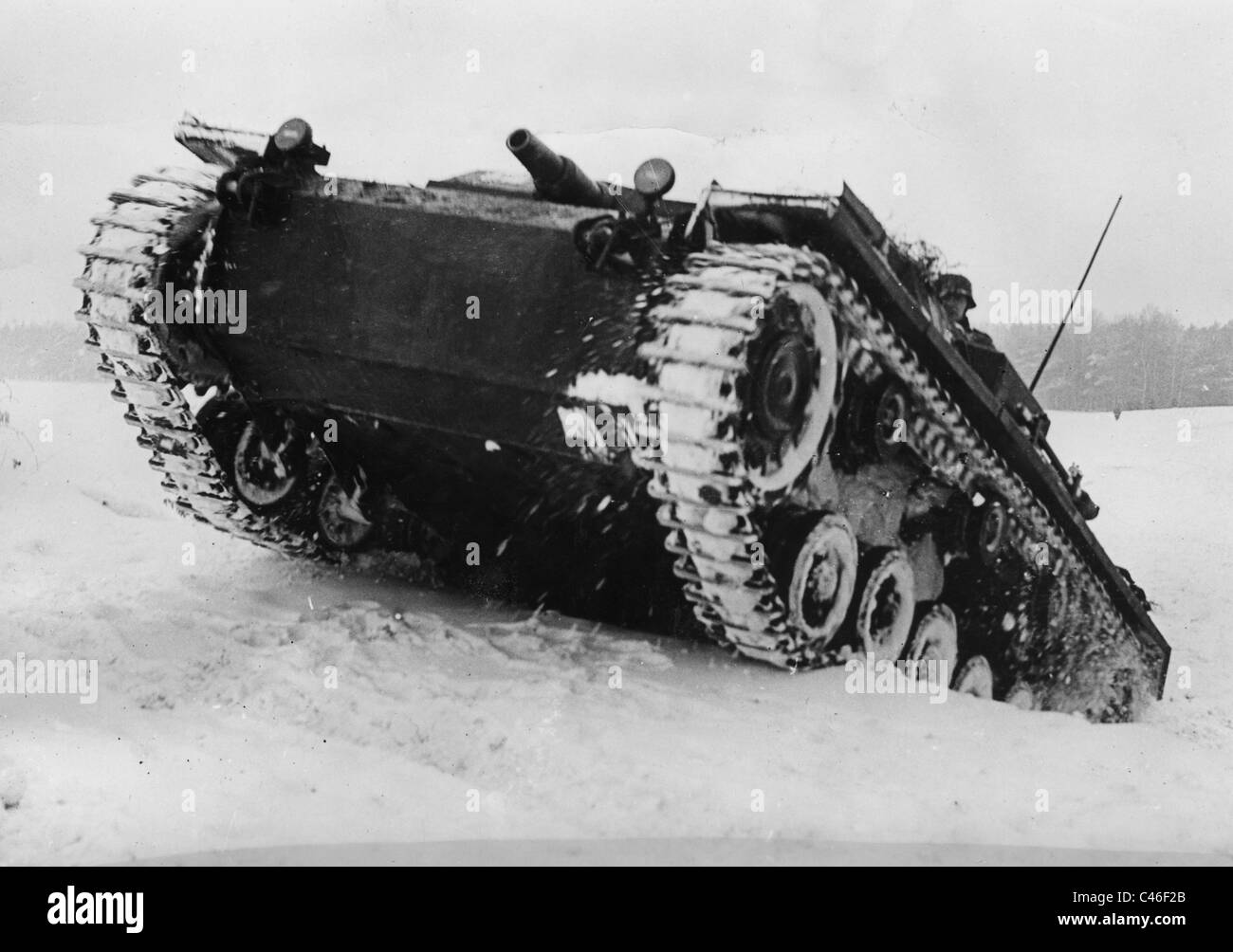 War assault hi-res stock photography and images - Alamy