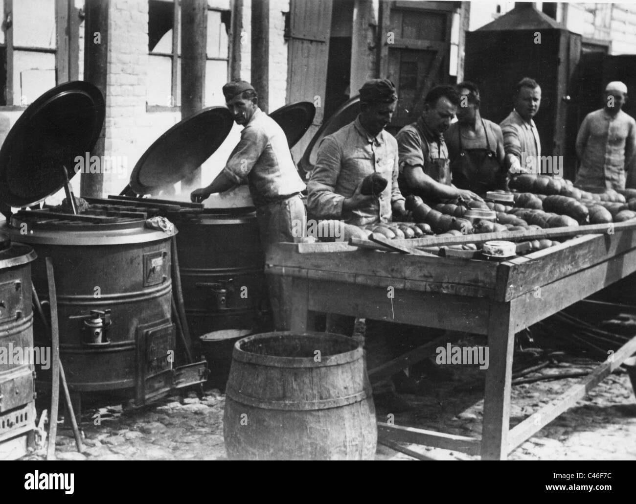 Second World War: Field Rations at German Wehrmacht Stock Photo - Alamy