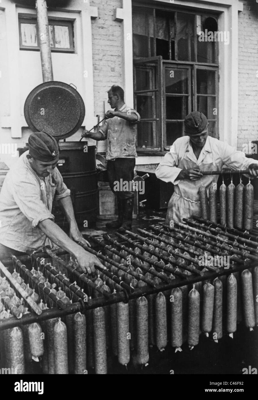German field kitchen wwii hi-res stock photography and images - Alamy