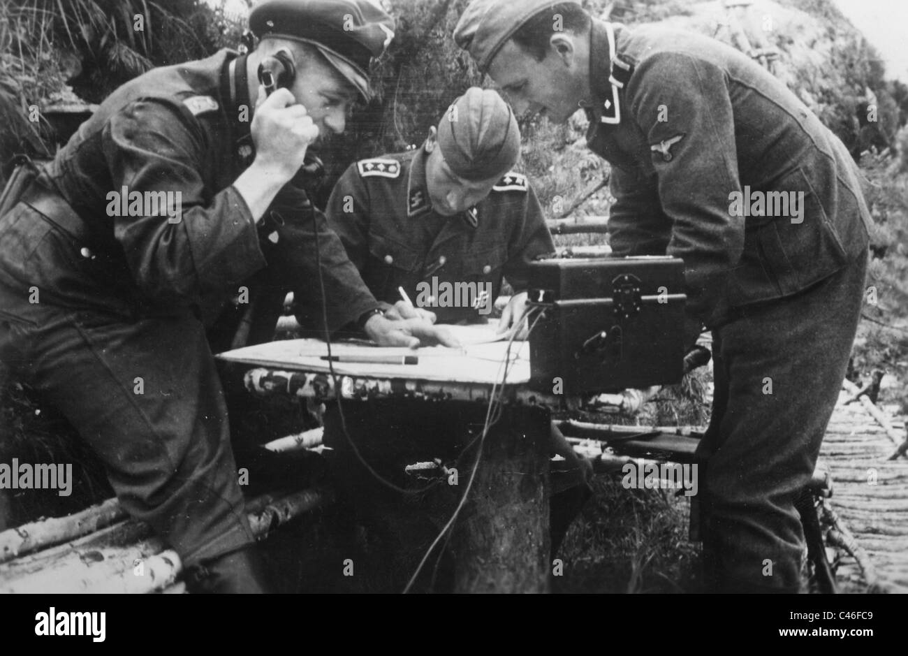 Second World War: German Waffen-SS in action Stock Photo - Alamy