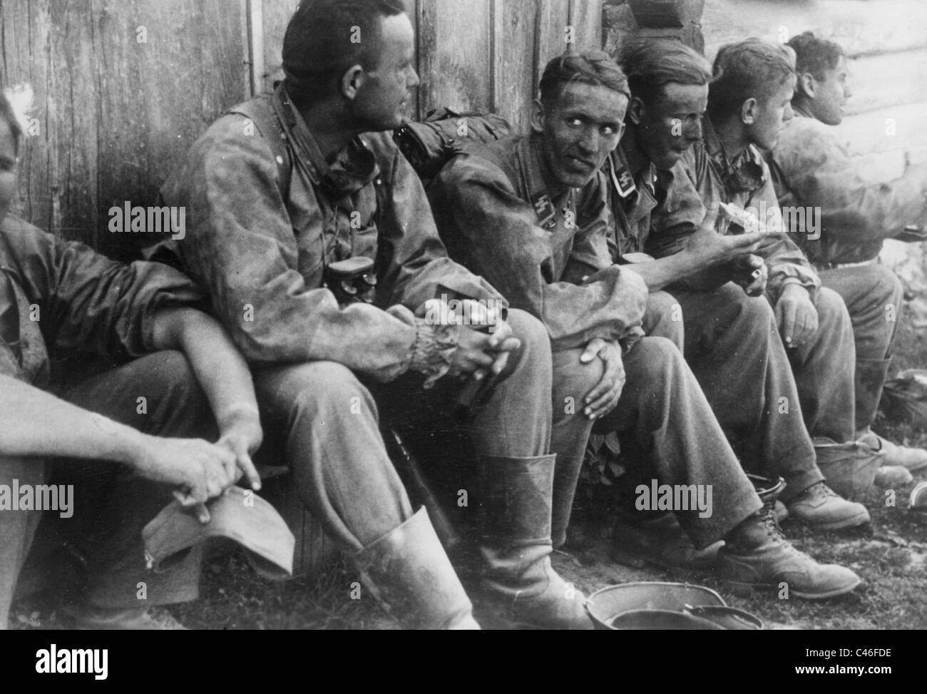 Second World War: German Waffen-SS in action Stock Photo - Alamy