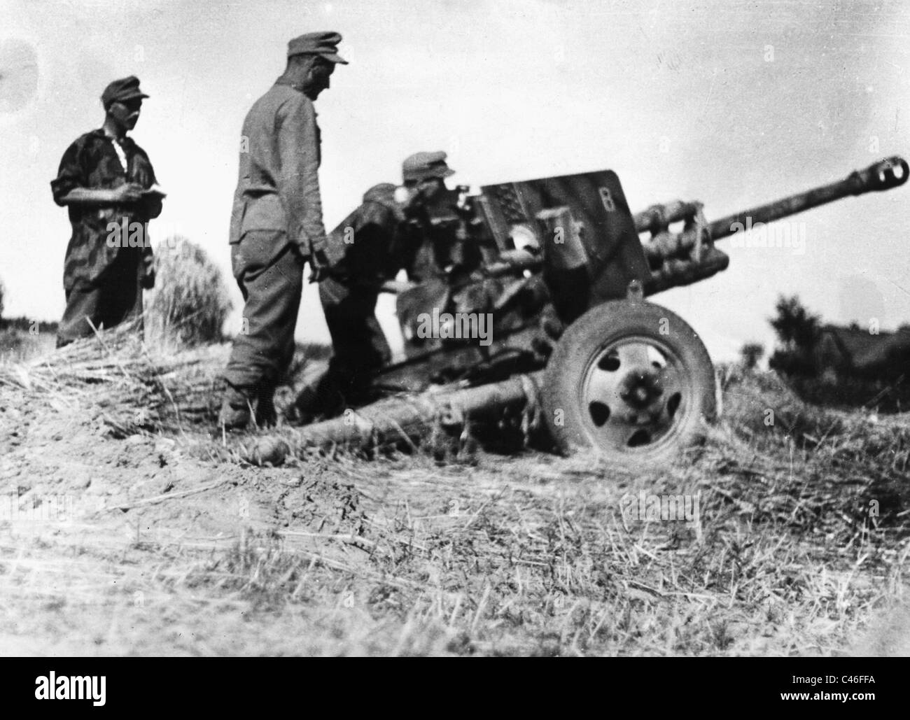 Second World War: German Waffen-SS in action Stock Photo - Alamy