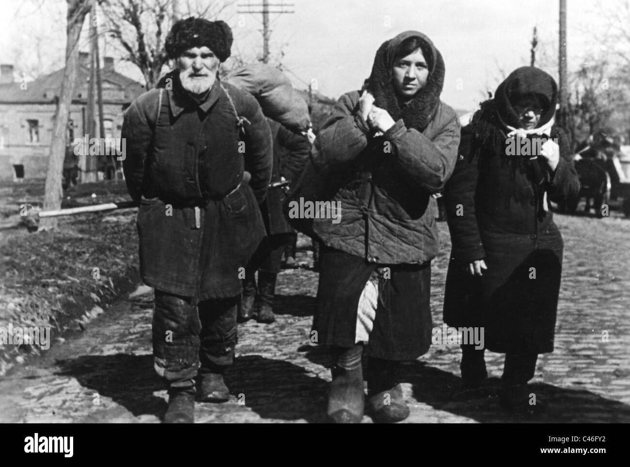World war russian civil population Black and White Stock Photos ...