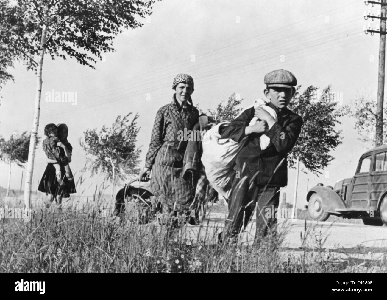 Second World War, Russian Civil Population: Distress, Refugees, 1941 ...