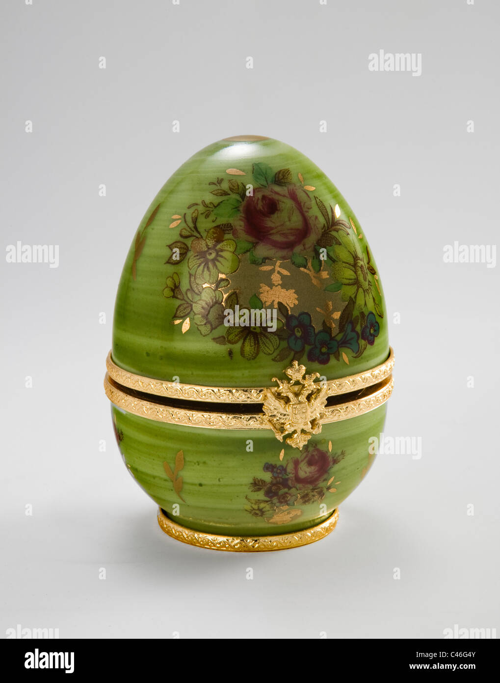 Reproduction faberge egg replica hi-res stock photography and images ...