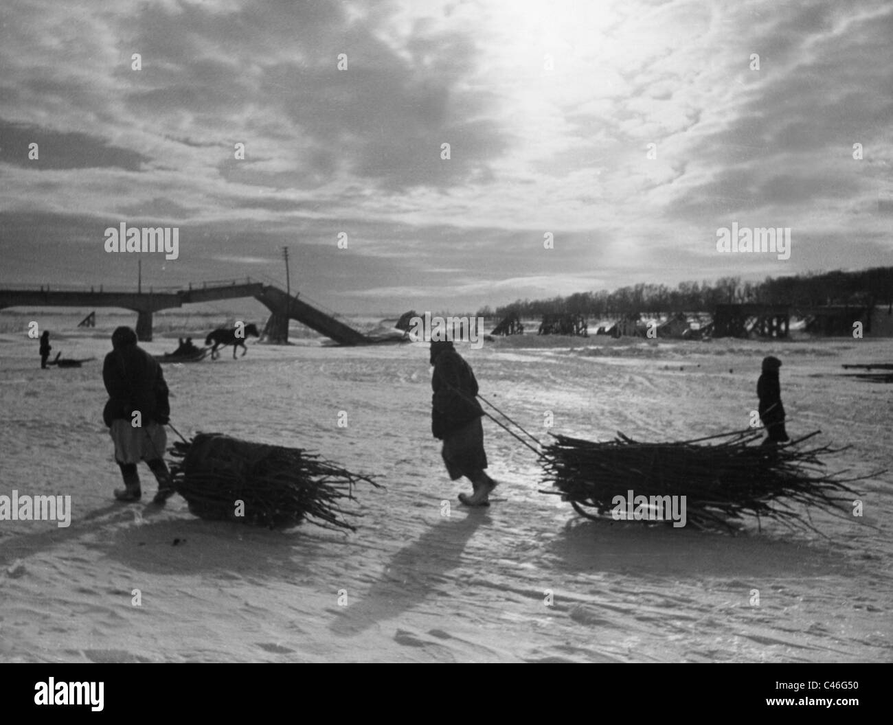 Second World War, Russian Civil Population: Distress, Refugees, 1941 ...