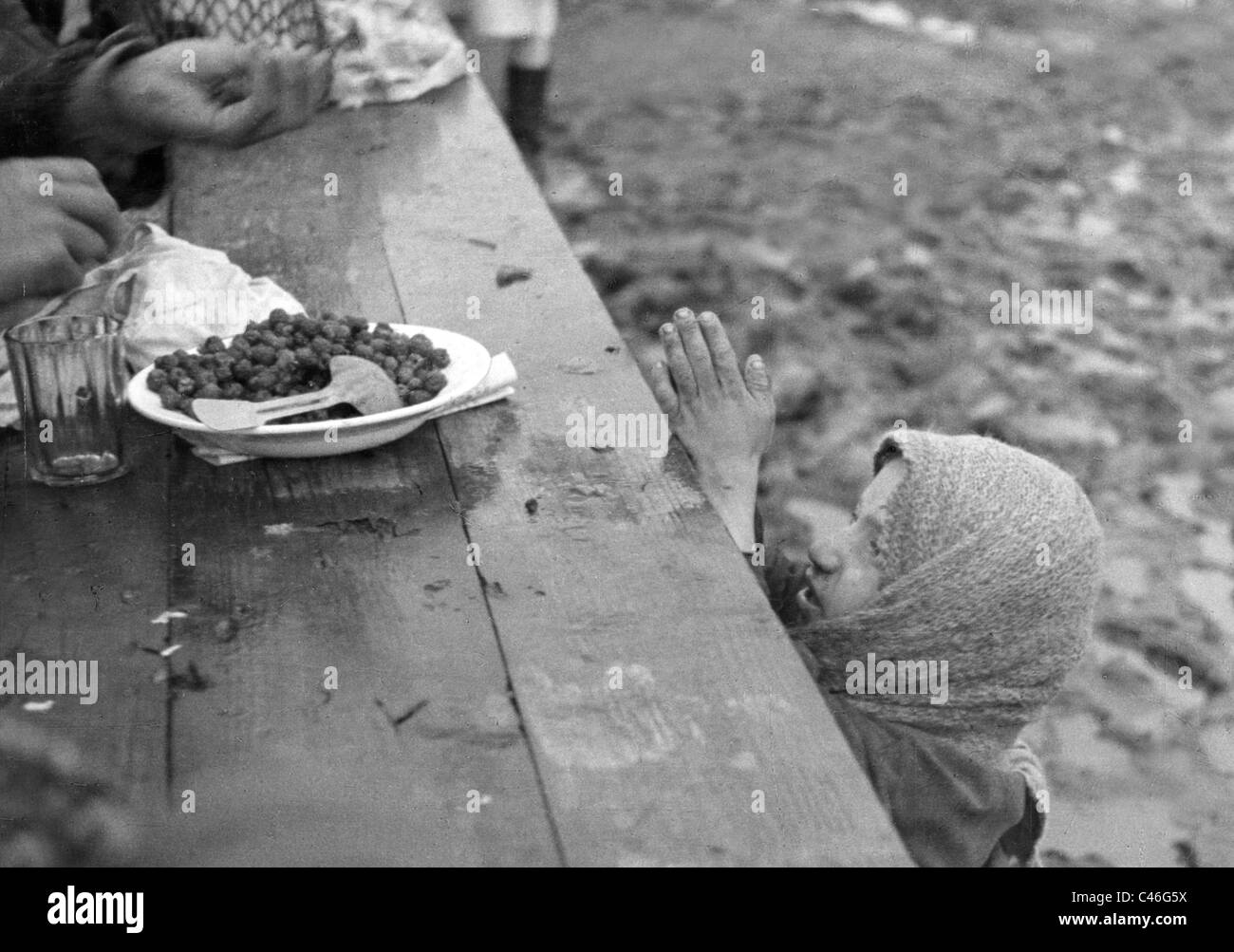 Second World War, Russian Civil Population: Distress, Refugees, 1941 ...