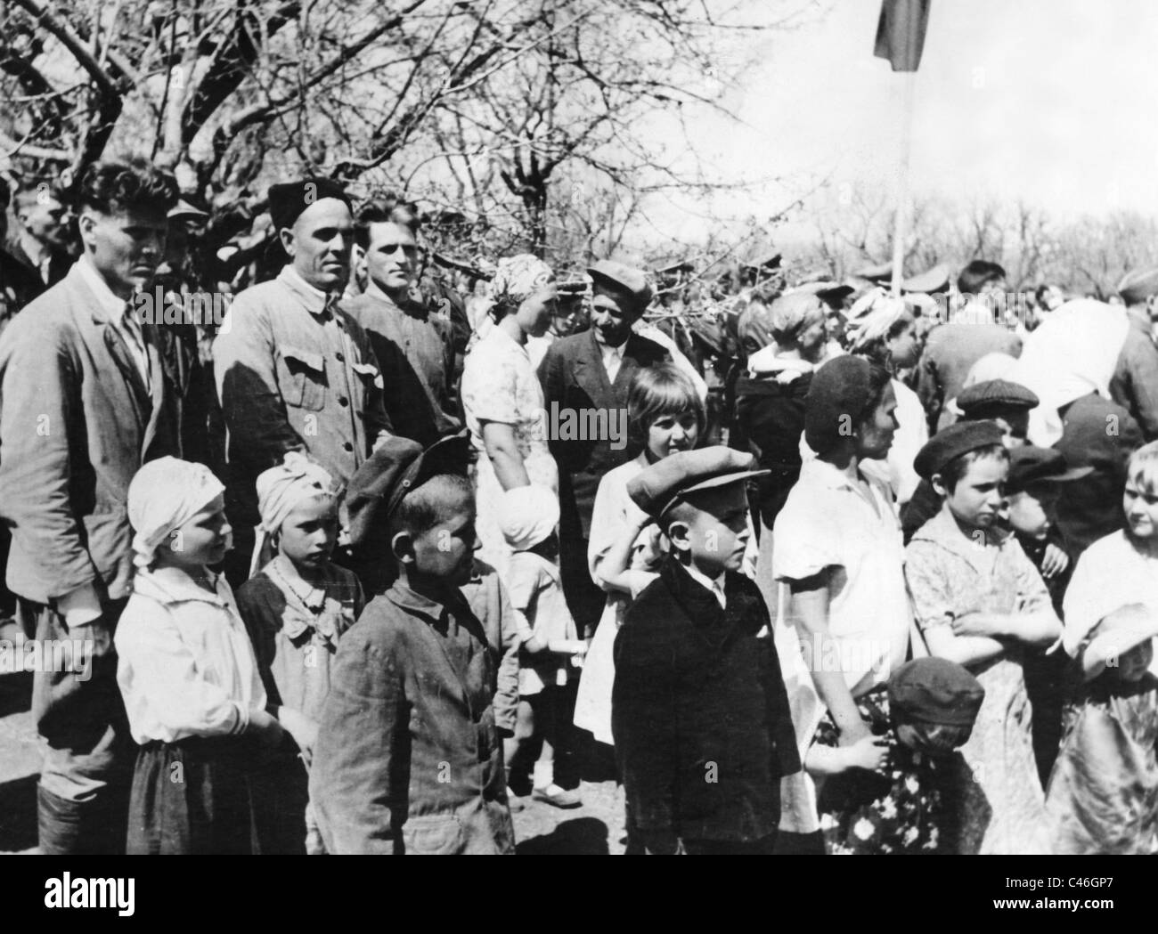 Second World War, Russian Civil Population: Agriculture, Villagers ...