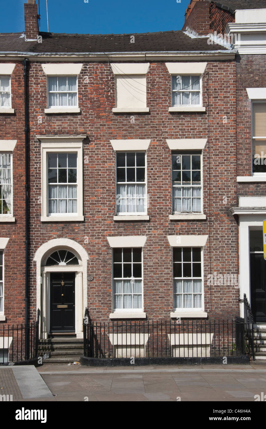 Georgian terraced street hi-res stock photography and images - Alamy